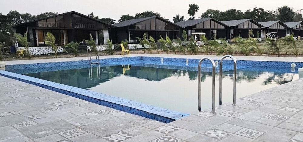 Shreephal Luxurious Resort - Saputara