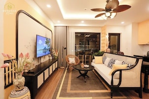 Apartamento Familiar | Roupa de alta qualidade, com mobília individualizada, secretária
