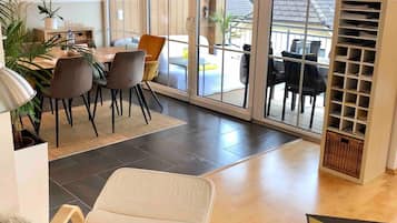 Apartamento, 1 quarto, fumadores, terraço | Restaurantes