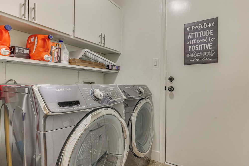 12 Mi To Old Town: Home W/ Patio & Yard Space - Phoenix, AZ