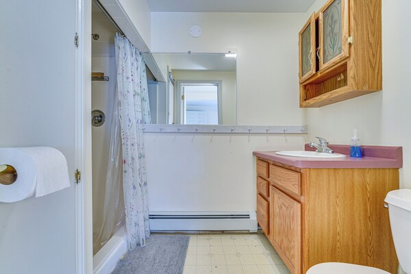Spacious Ludlow Hideaway < 1 Mi To Okemo Mountain! - Ludlow, VT