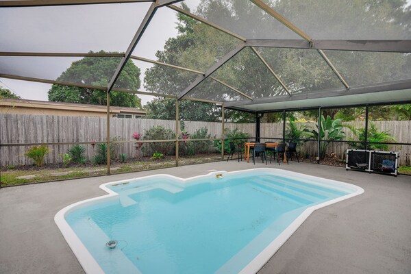 Fully Remodeled St Petersburg Home W/ Private Pool - St. Petersburg, FL