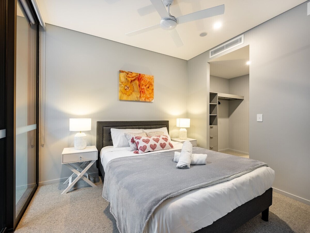 1br Luxury Apt At Prime Location W/ Carpark - The University of Queensland