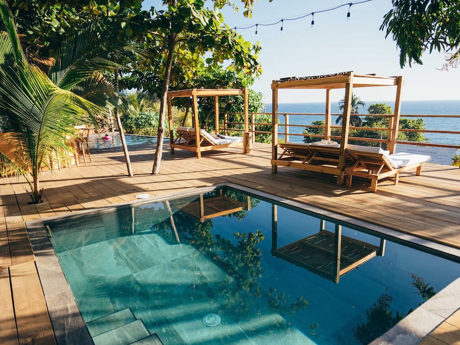 2 piscinas exteriores