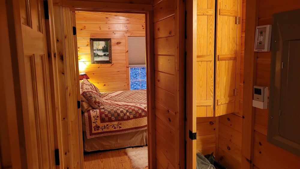 Camp Navarac, a cozy waterfront ski retreat just 6 miles from Bristol ...