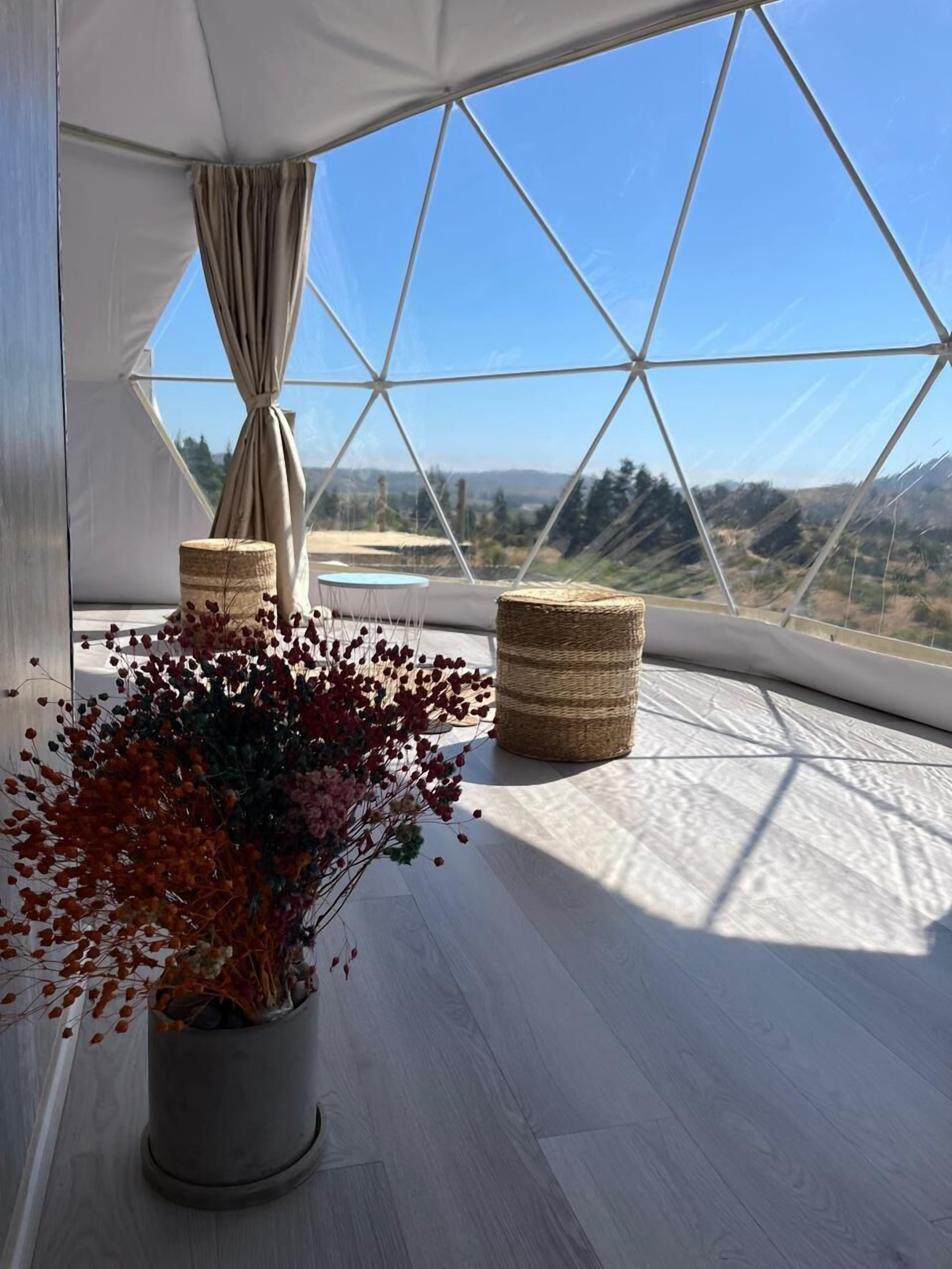 1 quarto, minibar, com mobília individualizada, roupa de cama fornecida 