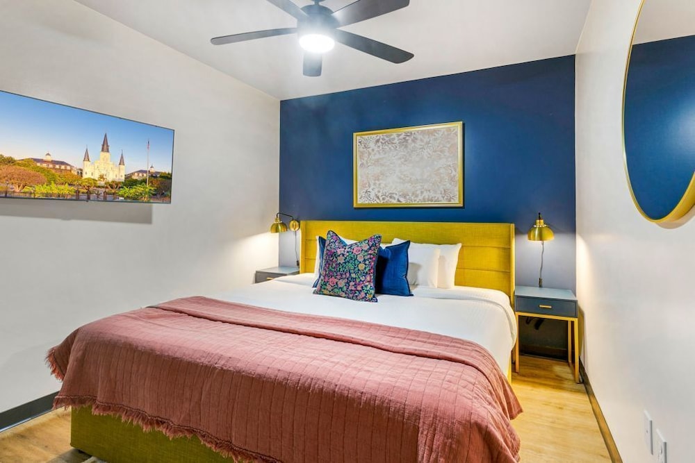 Pelican's Mirage: 2br Haven Condo With Balcony - Harrah's New Orleans
