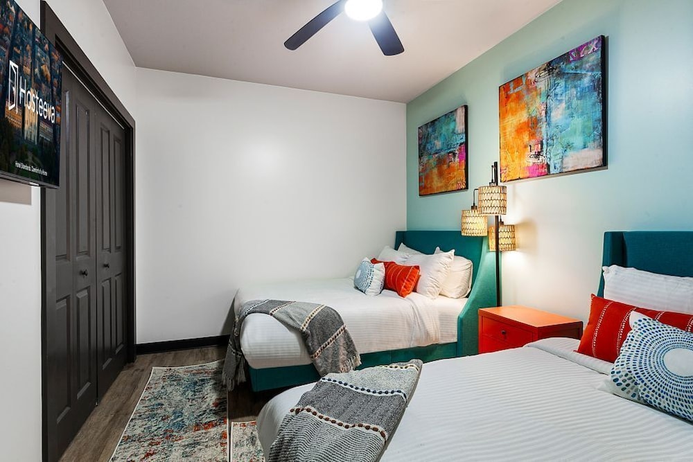 Leisurely Urban 2br Escape Condo With Balcony - Harrah's New Orleans