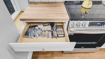 Estúdio Comfort | Cozinha partilhada | Minifrigorífico, um micro-ondas, uma placa de cozinha, uma torradeira