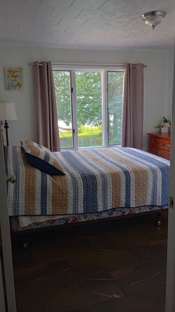 Raber Bay Retreat**Waterfront**kayaks,dock - Goetzville | Vrbo