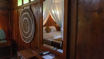 Bungalow Tradicional | 1 quarto, minibar, secretária, Wi-fi grátis