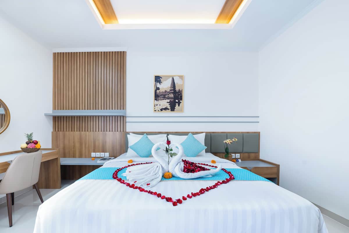 2 quartos, individualmente decorados, individualmente mobiliados