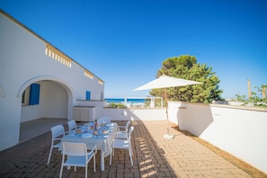 Apartamento standard, 2 quartos, terraço (La Primula Apartment 3 Sea View) | Opções para refeição ao ar livre