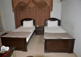 Quarto Duplo Deluxe | Secretária, quartos insonorizados, ferro/tábua de engomar, Wi-fi grátis 