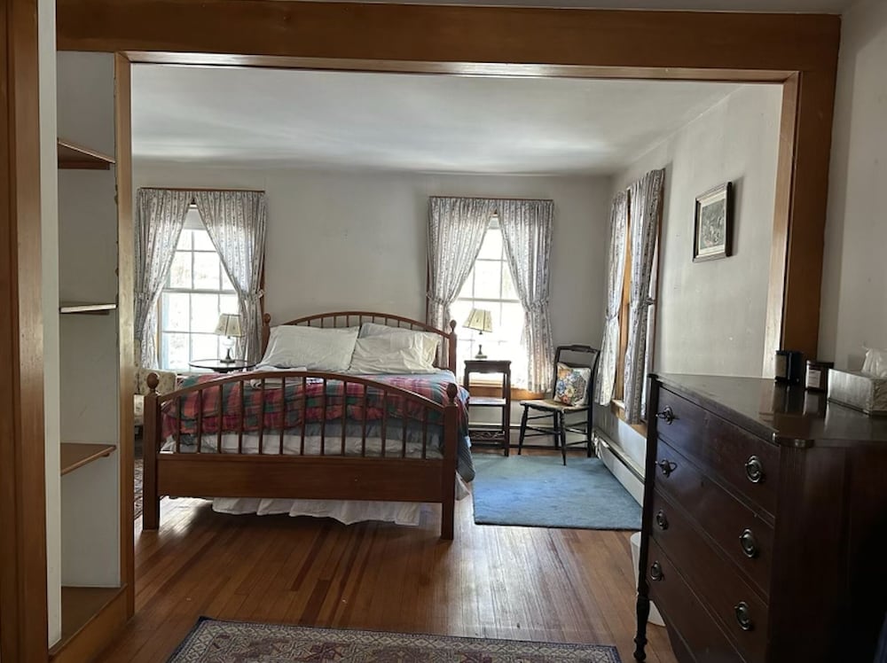 Cottage Is Currently Rented For The Year, And Not Available Until Further Notice - Connecticut
