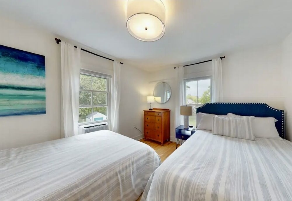 Lone Pine Cottage Maine - Dog Friendly - Bath, ME