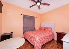 Com mobília individualizada, ferro/tábua de engomar, Wi-fi grátis 