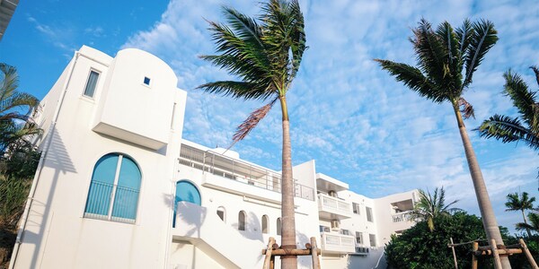 Blue Shallows Onnason Resort - Okinawa