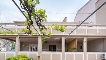 Estúdio, vários quartos, varanda, vista para o jardim | Exterior