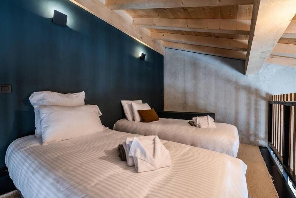 Elegantly Opulent Morzine Chalet, 2020 Masterpiece, 5 Bedrooms, Historic Charm - Abondance