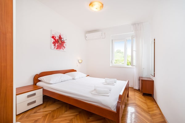 Room In Guest Room - Private Room Near Center 6 - Novalja