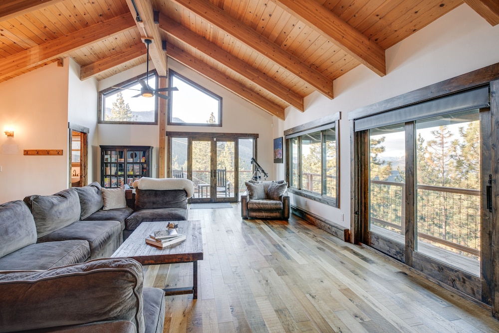 Stateline Mountain Cabin: 3 Mi To Heavenly Resort - Zephyr Cove, NV