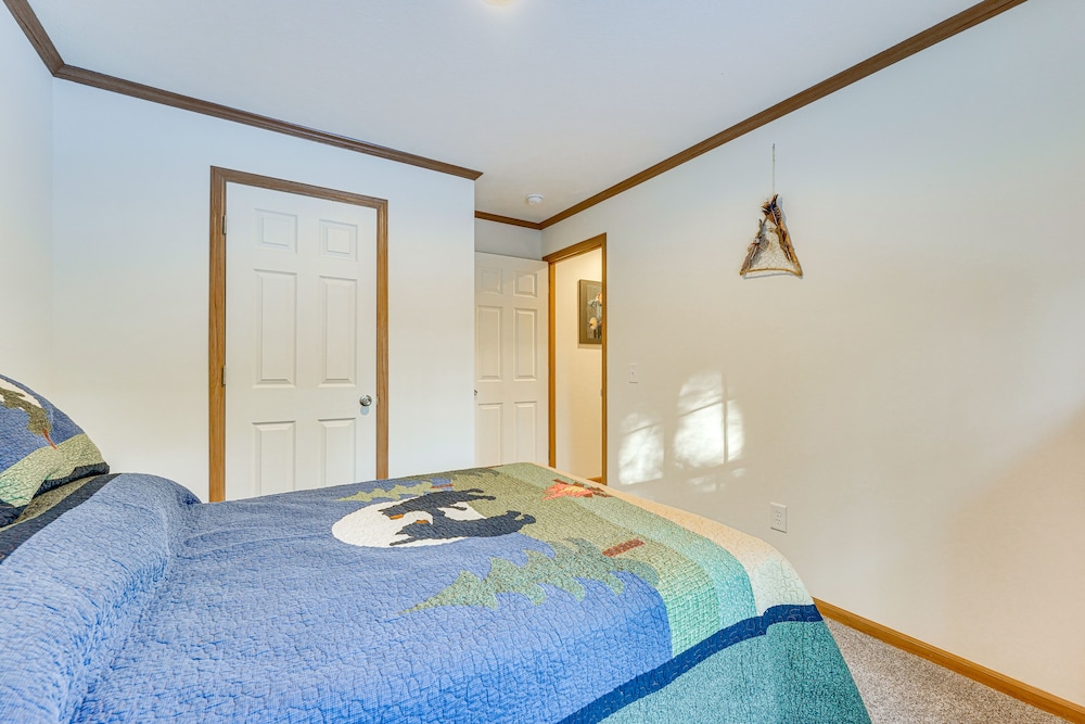 < 1 Mi To Beach: Peaceful Brant Lake Home! - Adirondacks