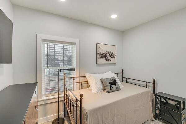 Bright & Modern Home: 2 Mi To Presque Isle Airport - Maine