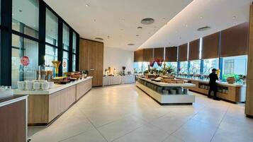 Pequeno-almoço tipo buffet diário mediante uma taxa
