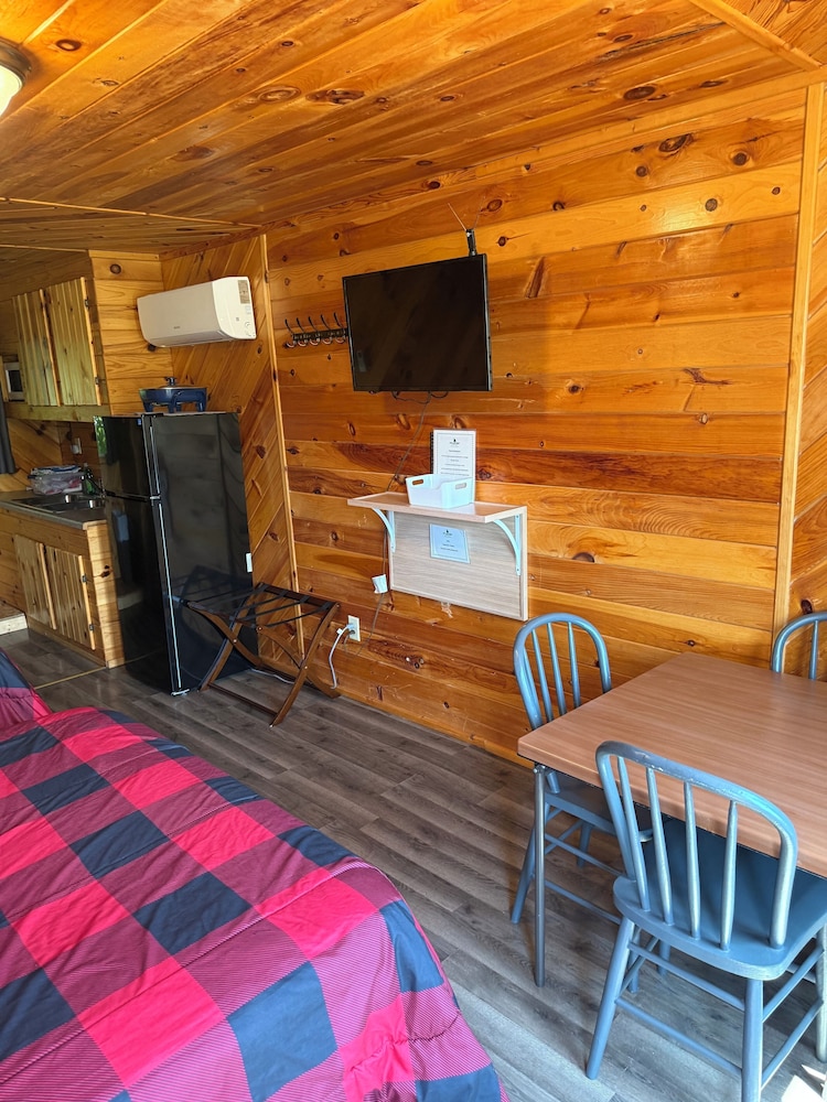 Ruth Lake Resort Cabin # 1 - Baraga County | Vrbo