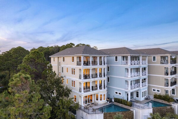 Egret By Avantstay 10 Br Ocean Estate Infinity Pool W Views Walk To Beach - Hilton Head Island, SC