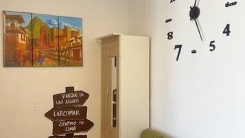 Quarto Panorâmico, 1 cama de casal, Vista para a cidade | Com decoração personalizada, Wi-fi grátis, roupa de cama fornecida