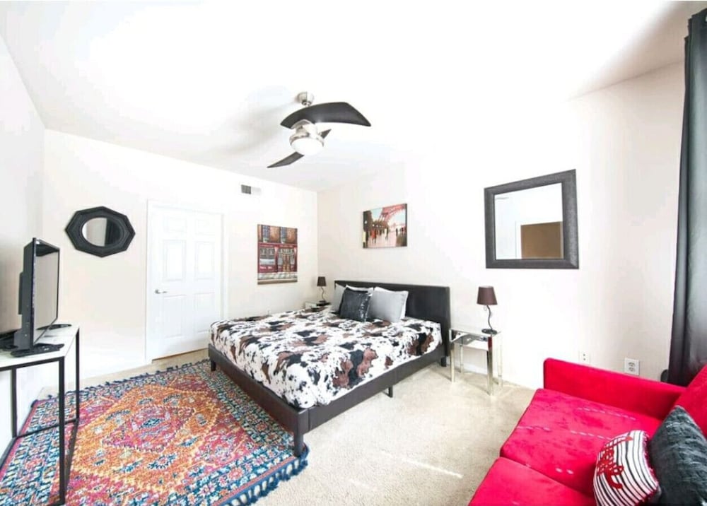 Soco Cool! Huge, Stylish And Great Location! - Austin, TX