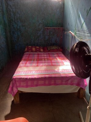 Cortinas/cortinados opacos, ferro/tábua de engomar, Wi-fi grátis 