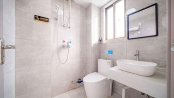 Quarto elite | Banheiro | Secador de cabelo, toalhas de banho