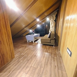 Quarto duplo luxo | Escrivaninha, Wi-Fi de cortesia