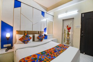 Quarto Deluxe | Lençóis de algodão egípcio, roupa de alta qualidade, cofre no quarto 