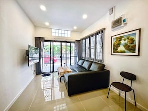Vila, 2 quartos, acessível, terraço | Área de estar