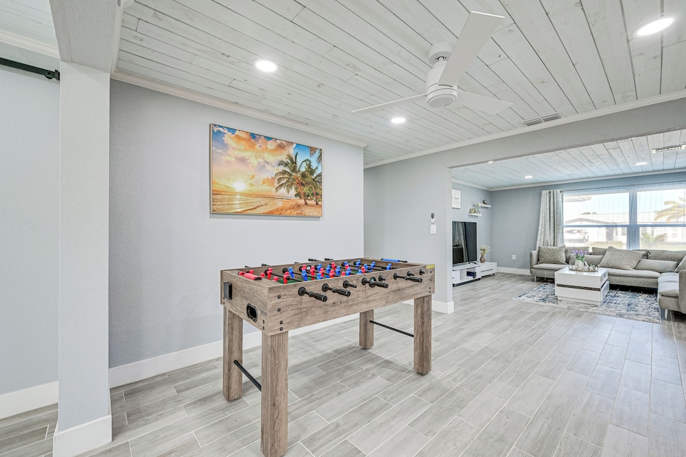 Florida Gulf Coast Getaway: Pool + Screened Lanai! - Englewood, FL