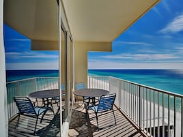 Apartamento em Condomínio Fechado, várias camas, varanda, vista para o oceano (#1330 - No Pets) | Vista da varanda