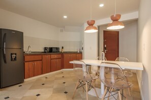Apartamento luxo | Cozinha privada | Geladeira, micro-ondas, liquidificador