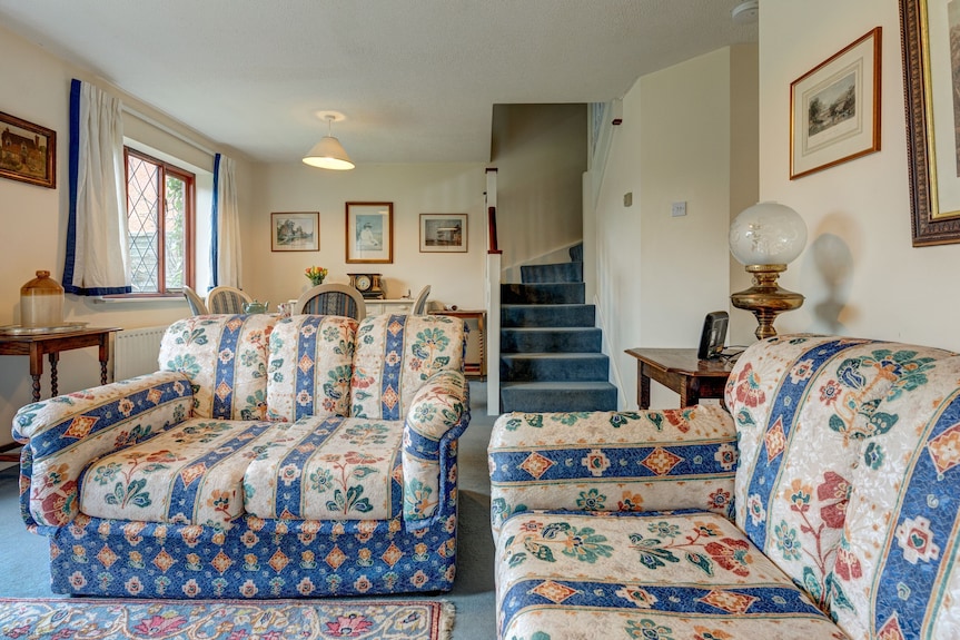 Sparrows Nest | Oxford Holiday Let | 3 Beds & Sleeps 5 - Kassam Stadium