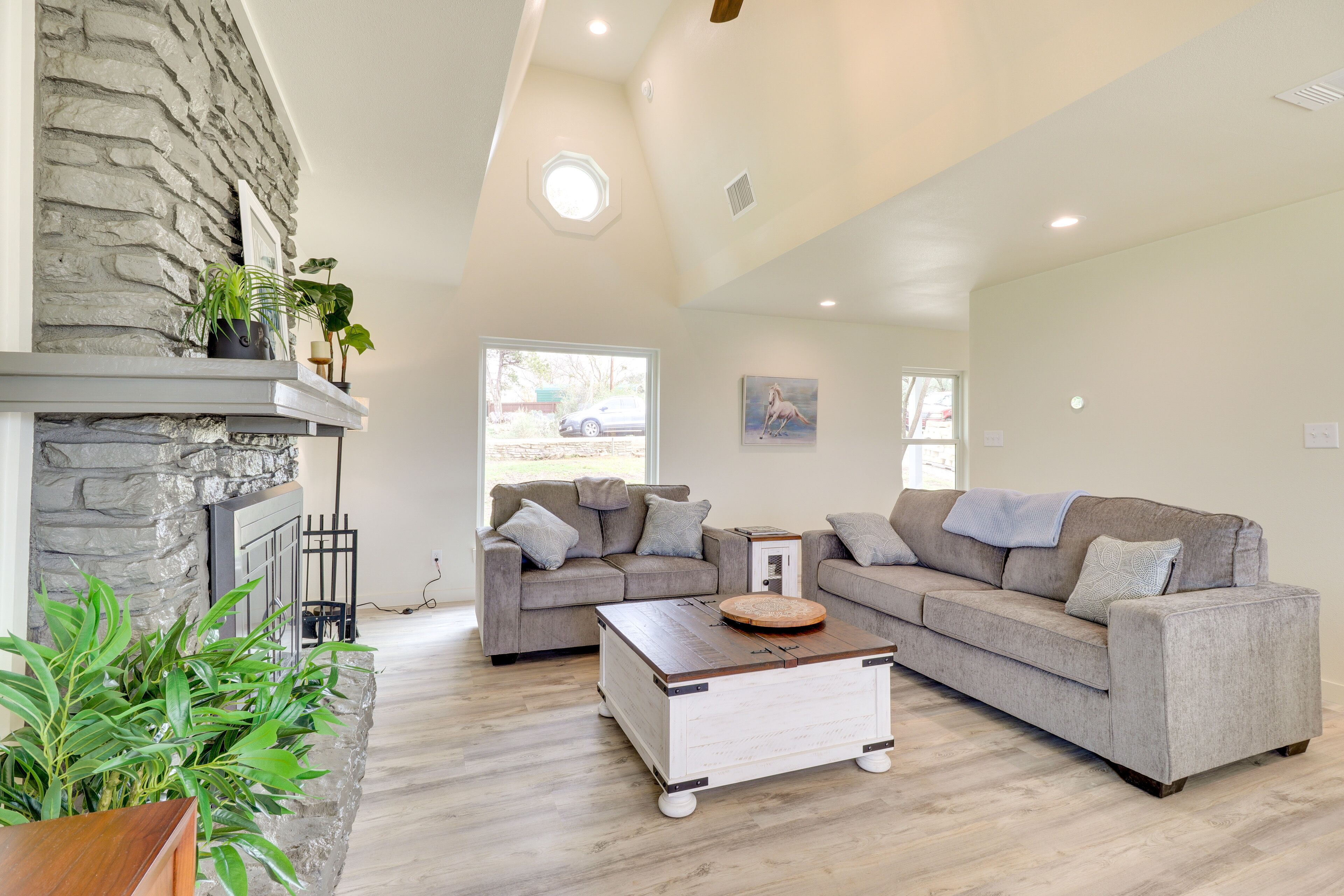 Serene Burnet Getaway W/ Buchanan Lake Views! - Lake Buchanan, TX