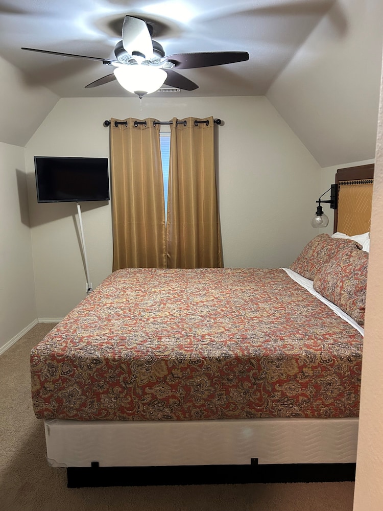 Deep Roots Den on Table Rock. Great get away location. Rare find ...