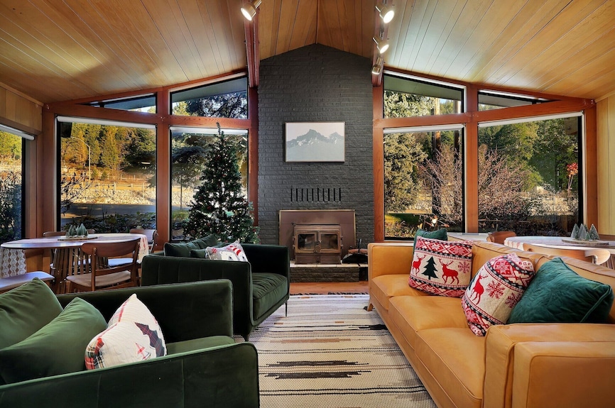 Modern Cabin (Redwood) - Mount Shasta, CA