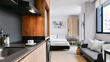 Apartamento (611) | Cozinha privada | Um frigorífico, um micro-ondas, liquidificador, utensílios de cozinha