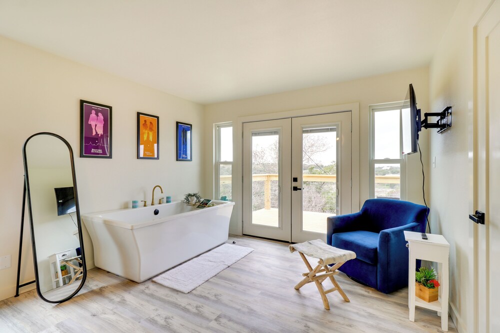 Serene Burnet Getaway W/ Buchanan Lake Views! - Lake Buchanan, TX