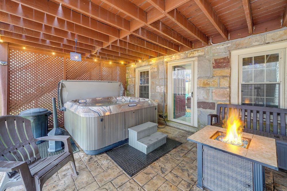 Beckley Studio W/ Private Hot Tub & Home Gym! - Beckley, WV