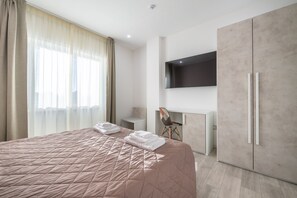 Quarto Superior | Camas de colchão viscoelástico, secretária 