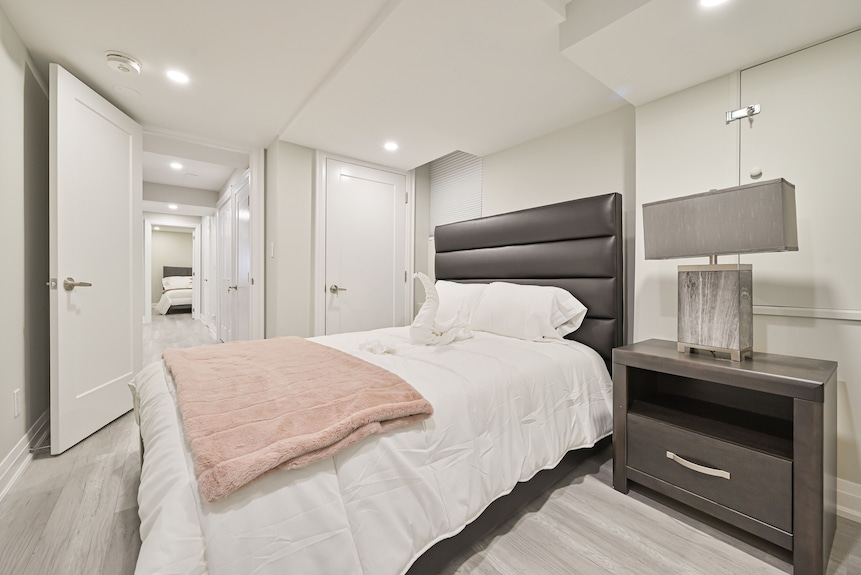 Upscale Space - 5 Min From Square One - Brampton